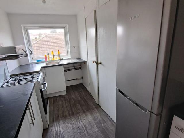Bonnick Close, Luton LU1, 2 bed flat to rent, £1,250 pcm | PrimeLocation