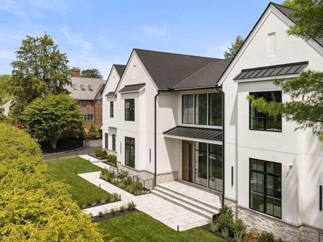 Bonnybrook Rd, Newton, Home For Sale