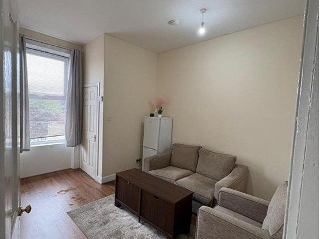 Bonnyton Road, Kilmarnock KA1, 2 bed flat to rent, £750 pcm | PrimeLocation