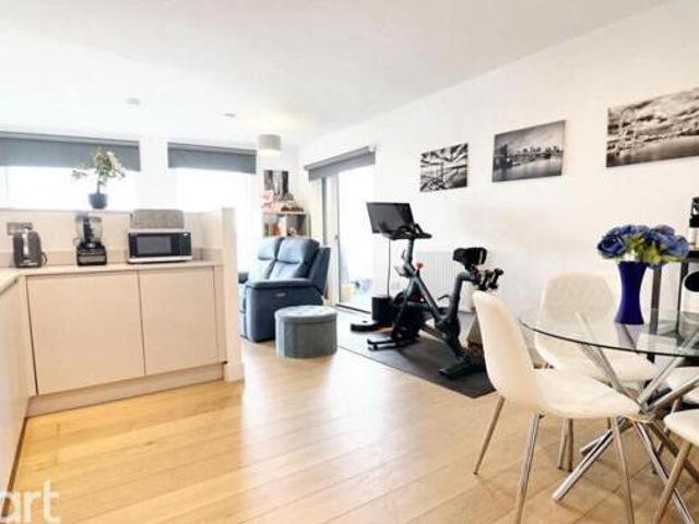 Bonsai Point, Edgware Road, 1 Bedroom Apartment