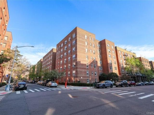 Booth St Unit O, Forest Hills, Property For Sale