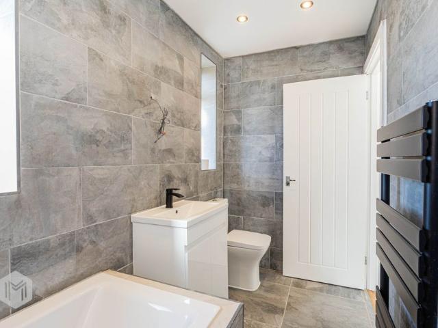 Booths Hall Grove, Worsley, M28
