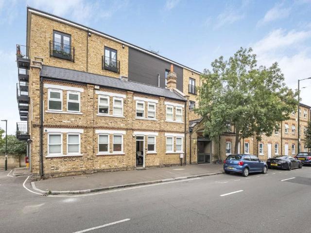 Boat Race House, London SW14, 2 bed flat to rent, £2,850 pcm | PrimeLocation
