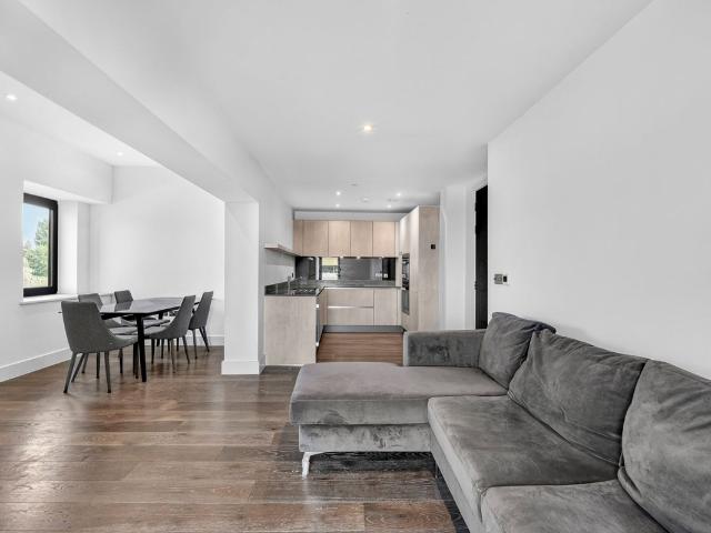 Boat Race House, Mortlake High Street SW14, 2 bed flat to rent, £5,000 pcm | PrimeLocation