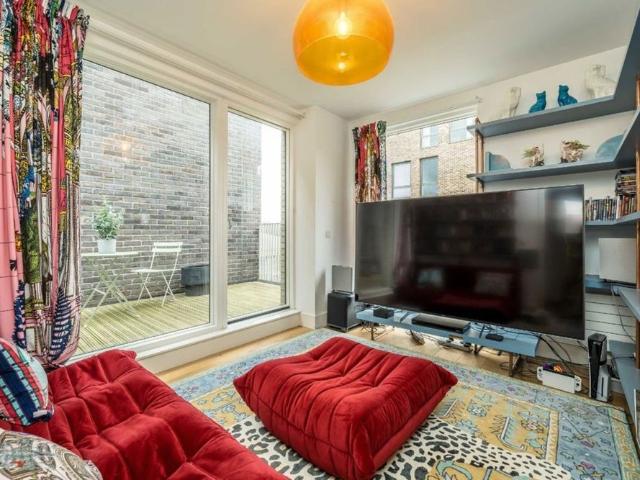 Boaters Avenue, TW8, London