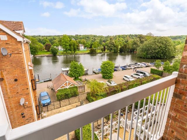 Boathouse Reach, Henley On Thames RG9, 2 bed flat to rent, £3,500 pcm | PrimeLocation