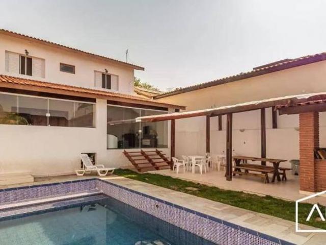 Boa casa Alphaville 11