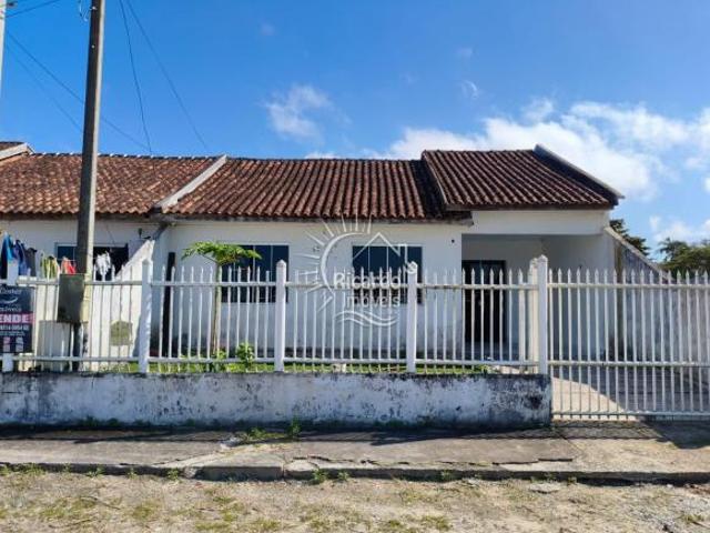 BOA RESIDENCIA, FACE LESTE, COM TRÊS QUARTOS SENDO