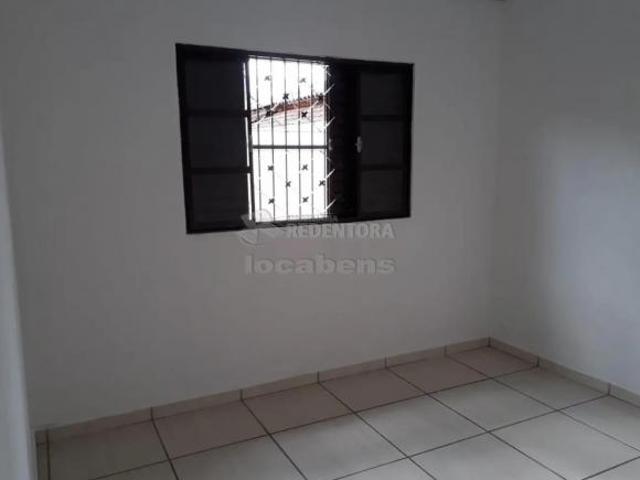Boa Vista Casa com 02 dormitórios mais casa no fundo 01 dormitório