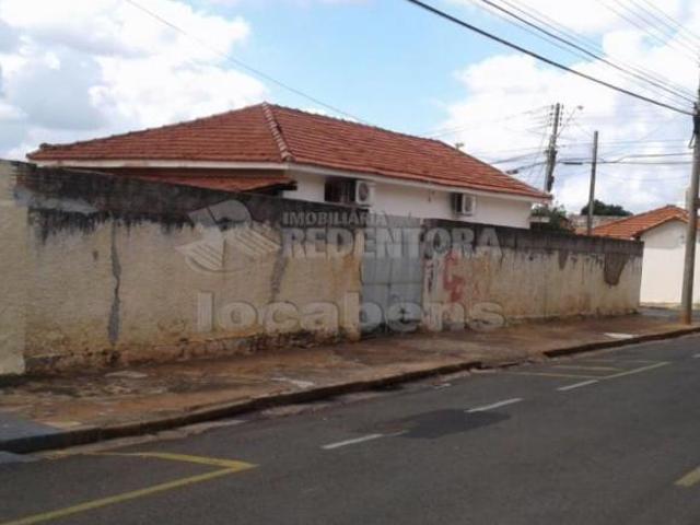 BOA VISTA Casa Em esquina, fácil acesso, com 3 dorms