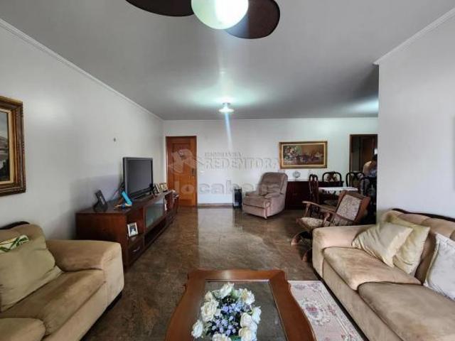 Boa Vista Apartamento Residencial de 3 dormitórios com armários, 02 vagas de garagem
