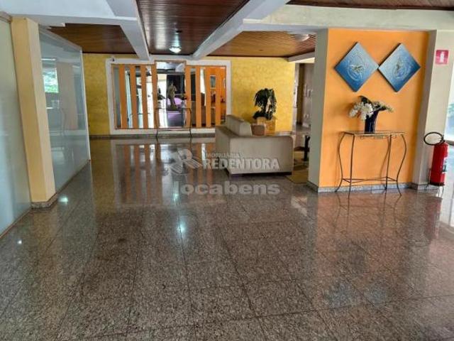 Boa Vista / Edifício Scalon Giroldo Apartamento de 3 dormitórios com sacadas e sala com sacada
