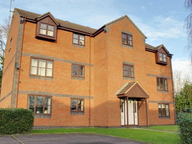 Boakes Drive, Stonehouse GL10, 2 bed flat to rent, £1,100 pcm | PrimeLocation