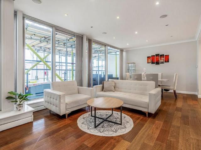 Boardwalk Place, London E14 3 bed flat to rent £3,000 pcm £692 pw