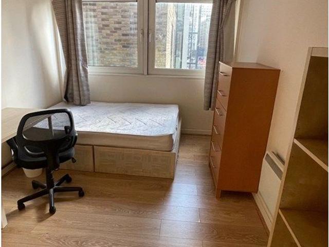 Boardwalk Place, London E14, Room to rent, £1,025 pcm | PrimeLocation