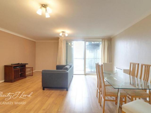 Boardwalk Place, London 2 bed apartment to rent £2,800 pcm £646 pw