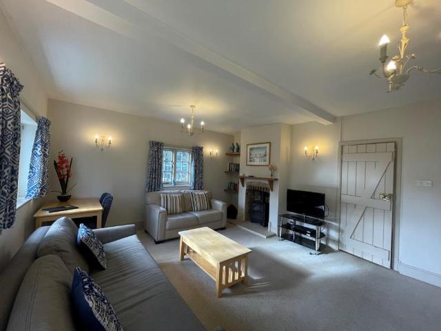 Boars Hill, Oxfordshire OX1, 2 bed cottage to rent, £1,700 pcm | PrimeLocation