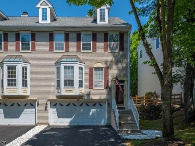 Bobolink Ct, Wayne, Condo For Sale