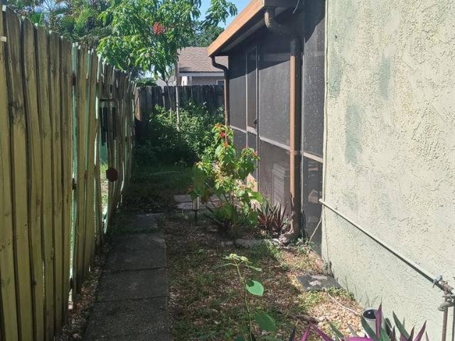 Boca Efficiency Apartment Room Rent