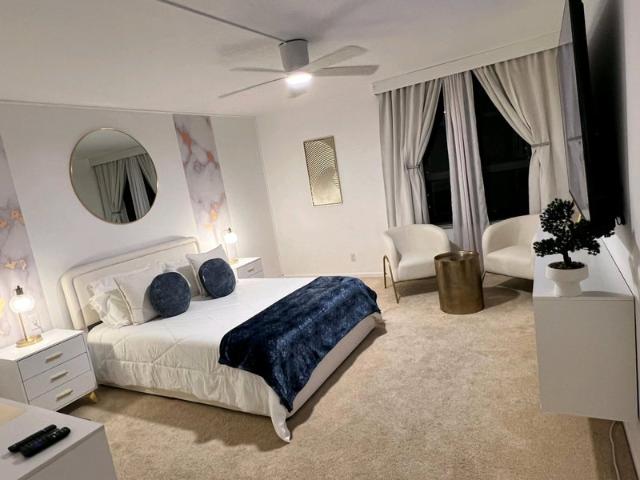 BocaNoma – Furnished Room