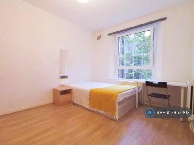 Bodeney House, London, SE5 3 bed flat to rent £2,500 pcm £577 pw