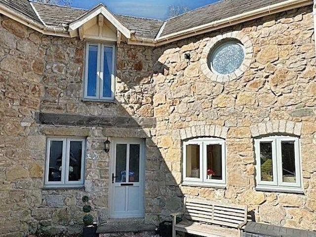Bodlonfa Hall Mews, Rhuallt, 4 Bedroom Cottage