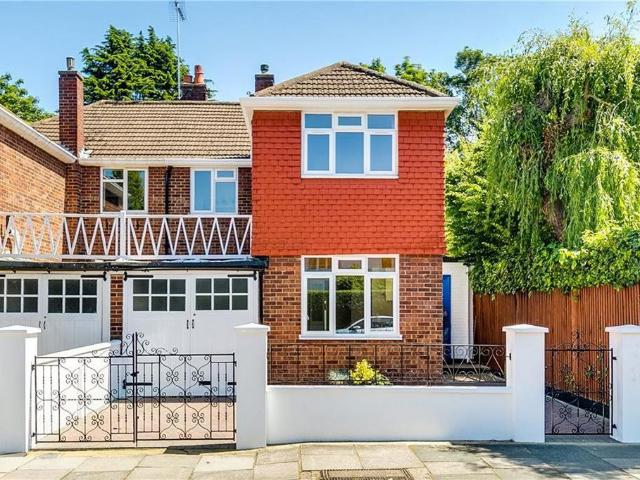 Boileau Road, London SW13 3 bed house to rent £4,750 pcm £1,096 pw