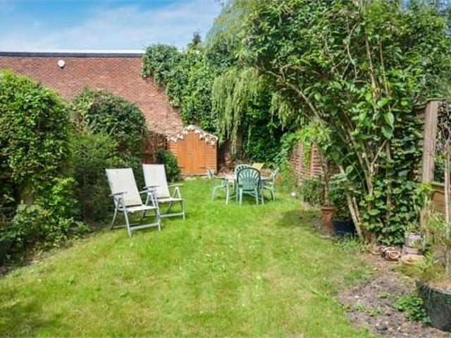 Bois Lane, Amersham HP6, 2 bed maisonette to rent, £1,425 pcm | PrimeLocation