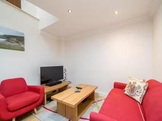 Bolt Court