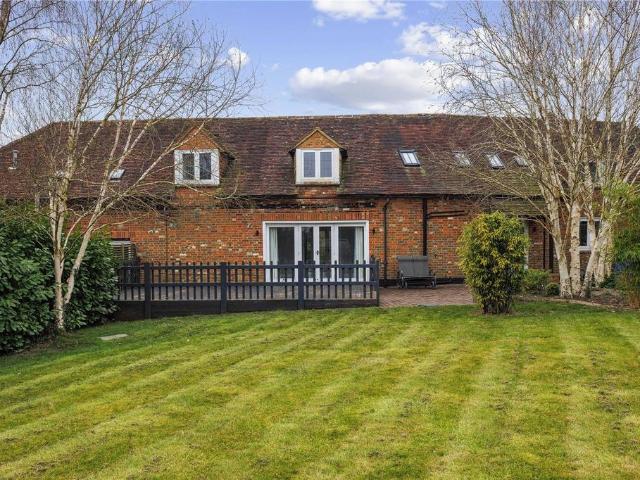 Bolter End Lane, Wheeler End, High. 3 bed semi detached house to rent £2,950 pcm £681 pw
