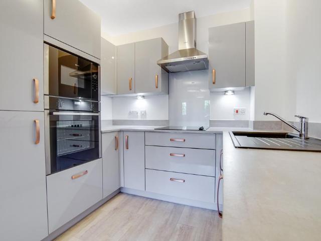 Bolters Lane, Banstead SM7 1 bed retirement property to rent £3,370 pcm £778 pw