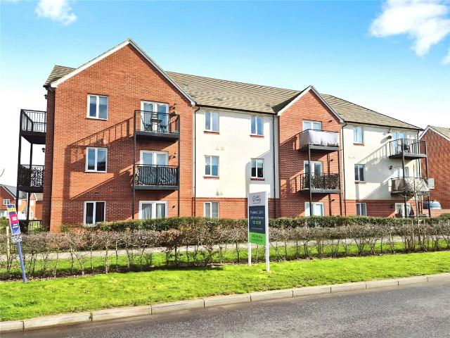 Bolton Drive, Shinfield, Reading, Berkshire RG2, 2 bed flat to rent, £1,500 pcm | PrimeLocation