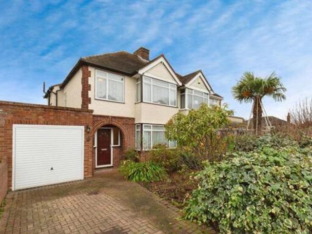 Bolton Road, Chessington, 3 Bedroom Semi detached