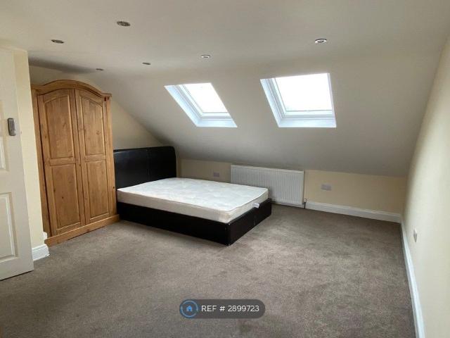 Bolton Road, London E15, Room to rent, £850 pcm | PrimeLocation