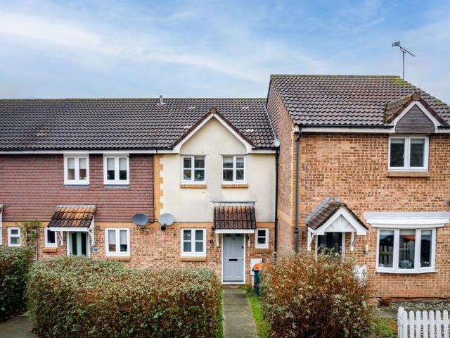 Bolton Road, Maidenbower, RH10 2 bed terraced house to rent £1,625 pcm £375 pw
