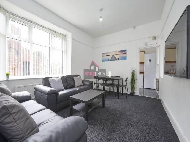 Bolton Road, Salford, Manchester M6, Room to rent, £670 pcm | PrimeLocation