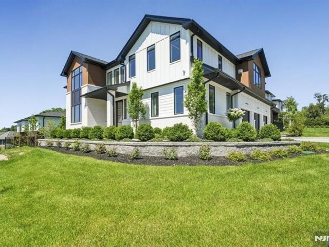 Bolz St, Englewood Cliffs, Home For Sale