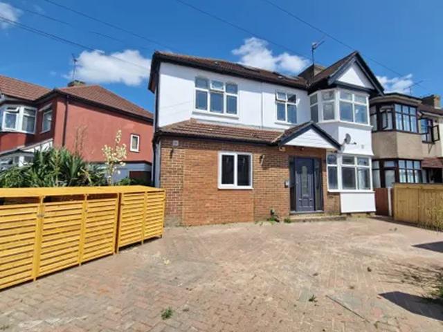 Boleyn Avenue, Enfield Highway, London, EN1 4HS, United Kingdom | 1 bed apartment for rent #166516314 | Rentberry