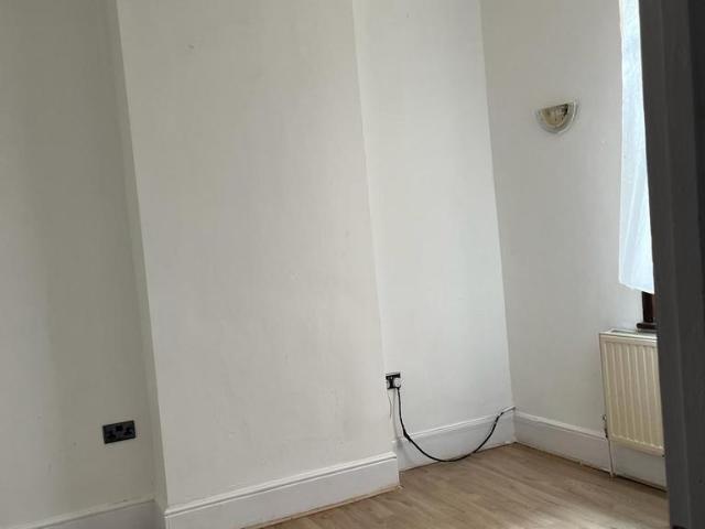 Boleyn Road, London E7 4 bed terraced house to rent £3,000 pcm £692 pw
