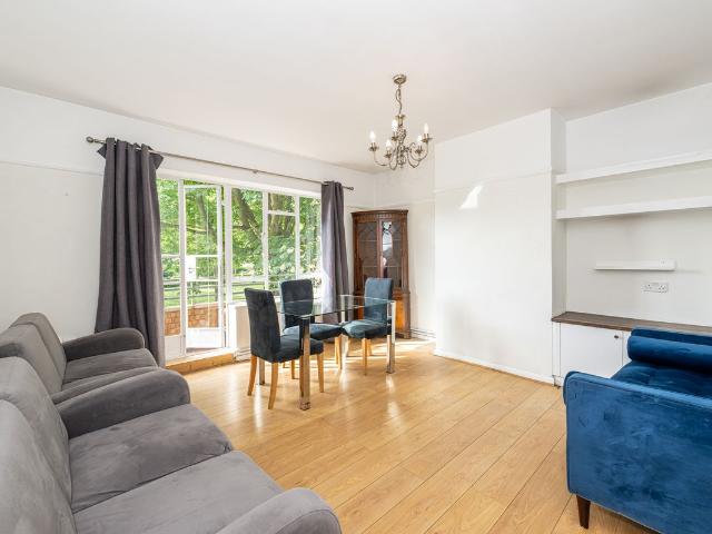 Bolingbroke Grove, Battersea, London SW11, 3 bed flat to rent, £3,000 pcm | PrimeLocation