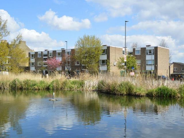 Bolingbroke Grove, Kingsdown Court, SW11 2 bed flat to rent £1,600 pcm £369 pw