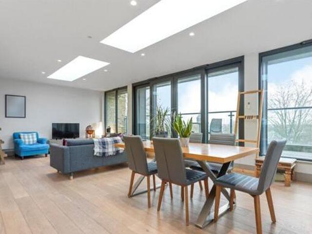 Bolingbroke Grove, London, 2 Bedroom Penthouse