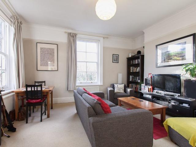 Bolingbroke Grove, London SW11, 1 bed flat to rent, £1,950 pcm | PrimeLocation
