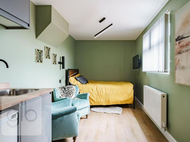 Bolingbroke Road, Coventry CV3, Room to rent, £775 pcm | PrimeLocation