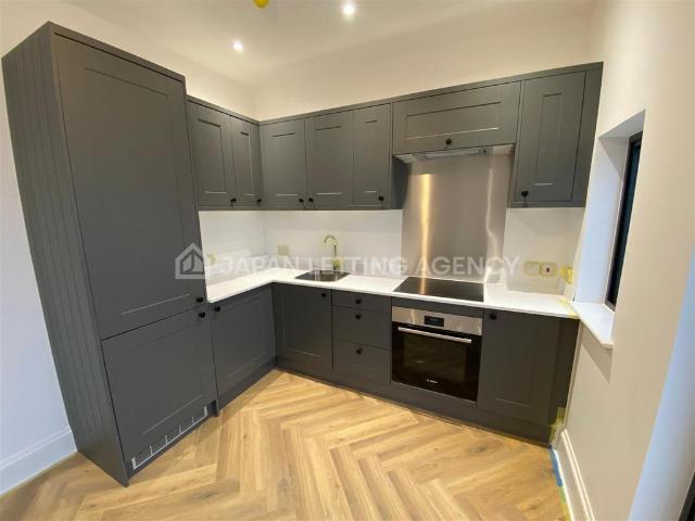 Bolingbroke Road, London 1 bed flat to rent £2,300 pcm £531 pw