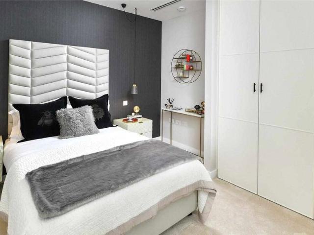Bollinder Place, Valencia Tower, 250 City Road EC1V, 2 bed flat to rent, £4,000 pcm | PrimeLocation