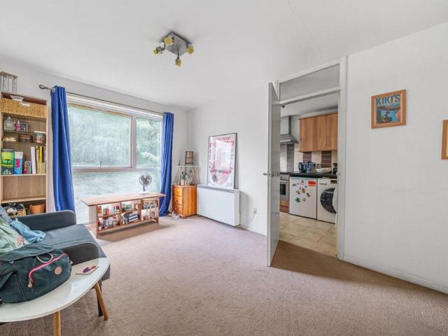 Bollo Bridge Road, Sunninghill Court, London, W3