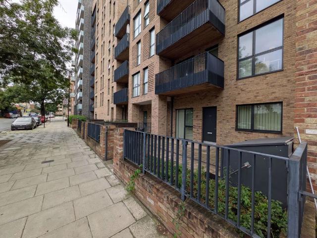Bollo Lane, Acton W3, 3 bed flat to rent, £2,925 pcm | PrimeLocation