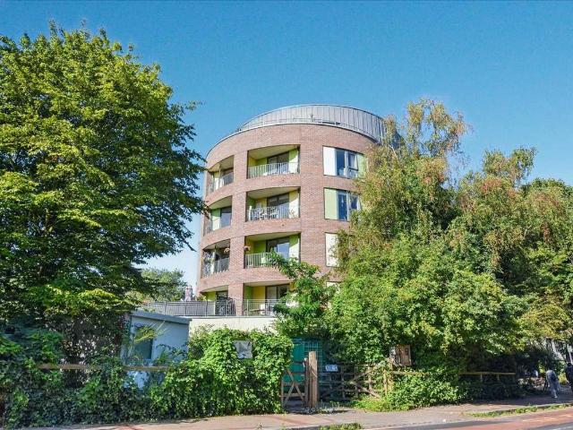 Bollo Lane, Chiswick, Chiswick W4, 2 bed flat to rent, £2,591 pcm | PrimeLocation