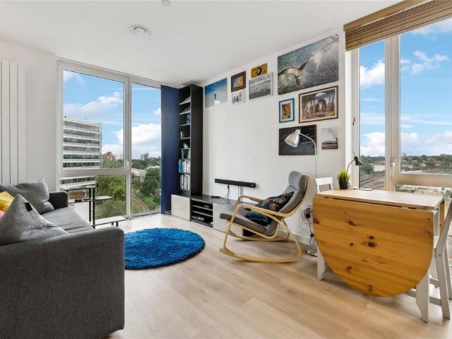 Bollo Lane, Chiswick, London, W4 1 bed flat to rent £2,500 pcm £577 pw